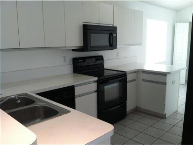 3 Br, 2 bath, Single Family 1743 Barnstable Road