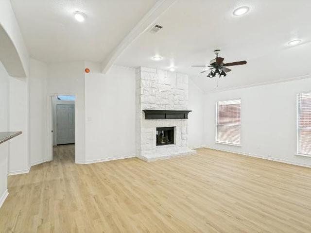 3 Br, 2 bath, Single Family 1745 Woodstream Ln
