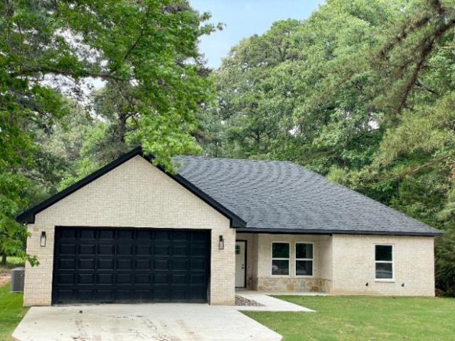 3 Br, 2 bath, Single Family 17562 Highland Cir