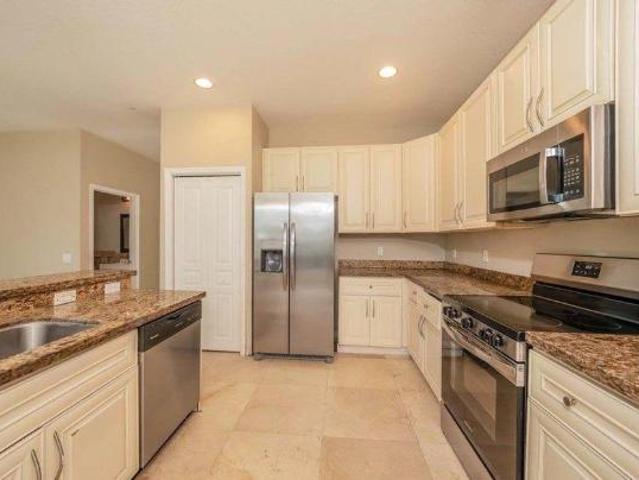 3 Br, 2 bath, Single Family 17585 W Lilac St