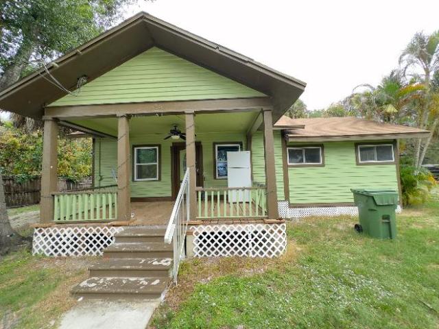 3 Br, 2 bath, Single Family 176 E Yeomans