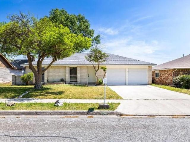 3 Br, 2 bath, Single Family 178 Oakside