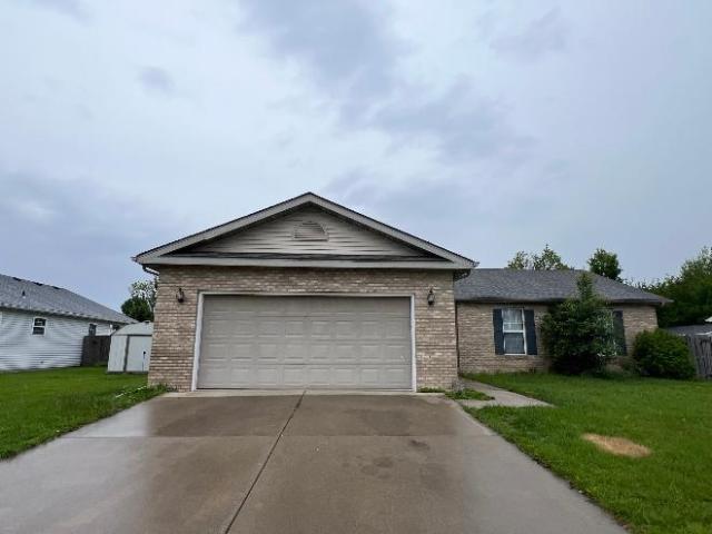 3 Br, 2 bath, Single Family 17 Bittersweet