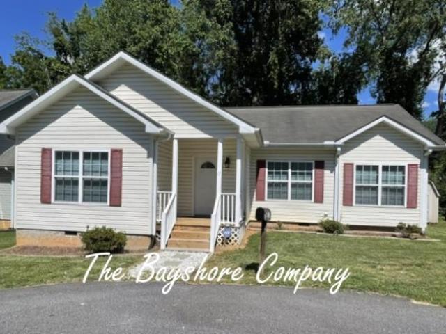 3 Br, 2 bath, Single Family 17 Cady Ct