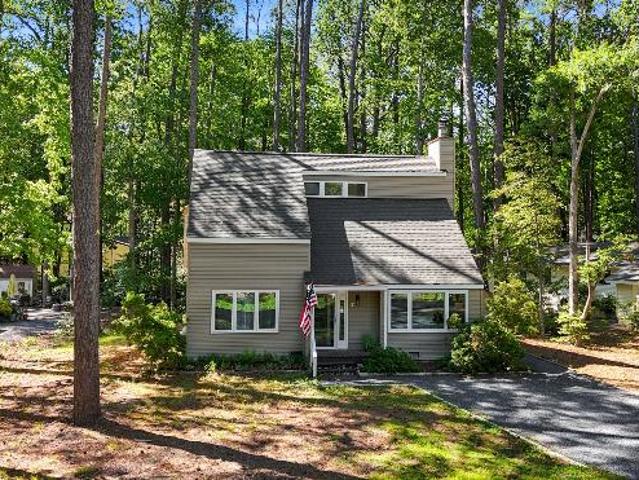 3 Br, 2 bath, Single Family 17 Falconbridge Rd