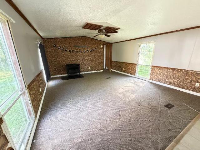 3 Br, 2 bath, Single Family 183 Ainsley Ave