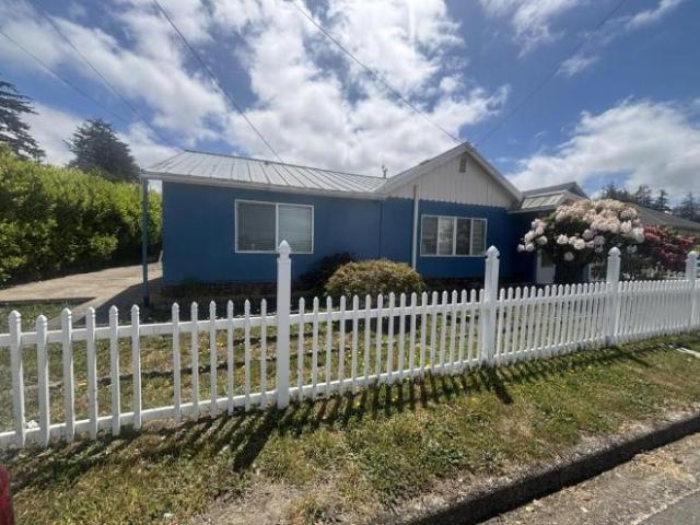 3 Br, 2 bath, Single Family 183 N Cammann St