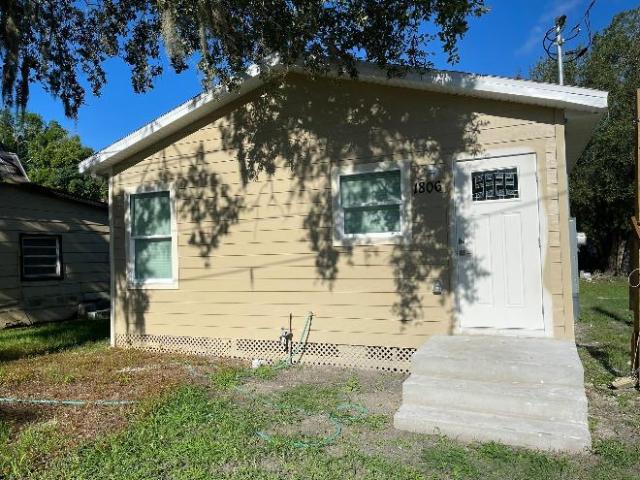 3 Br, 2 bath, Single Family 1806 Bay Street