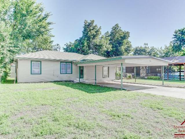 3 Br, 2 bath, Single Family 1806 Nw Lincoln Ave