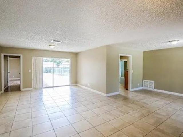 3 Br, 2 bath, Single Family 1811 N 47th Ave