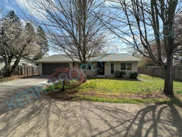 3 Br, 2 bath, Single Family 18138 Seaman Ave