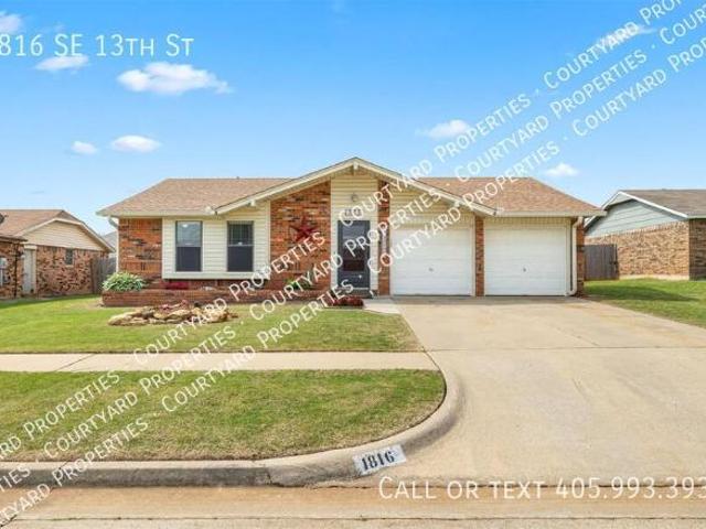 3 Br, 2 bath, Single Family 1816 SE 13th St