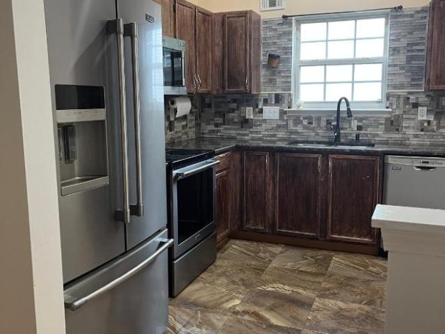 3 Br, 2 bath, Single Family 1819 Arligton Ave