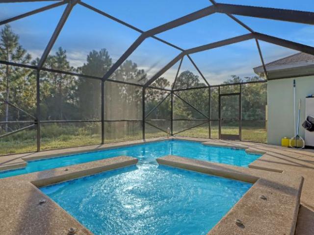 3 Br, 2 bath, Single Family 1820 Viburnum Rd Nw