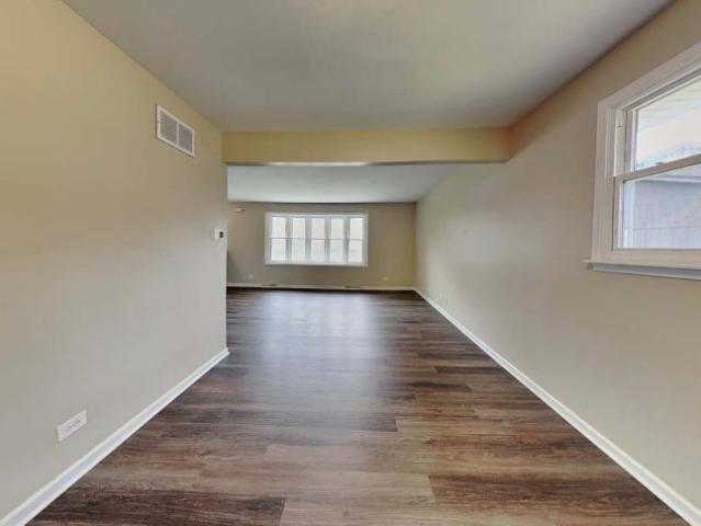 3 Br, 2 bath, Single Family 1830 W Magnolia Ave