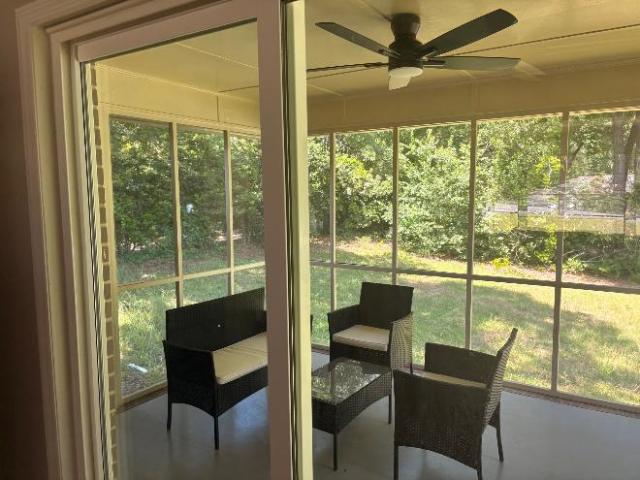 3 Br, 2 bath, Single Family 1840 Springwood Dr