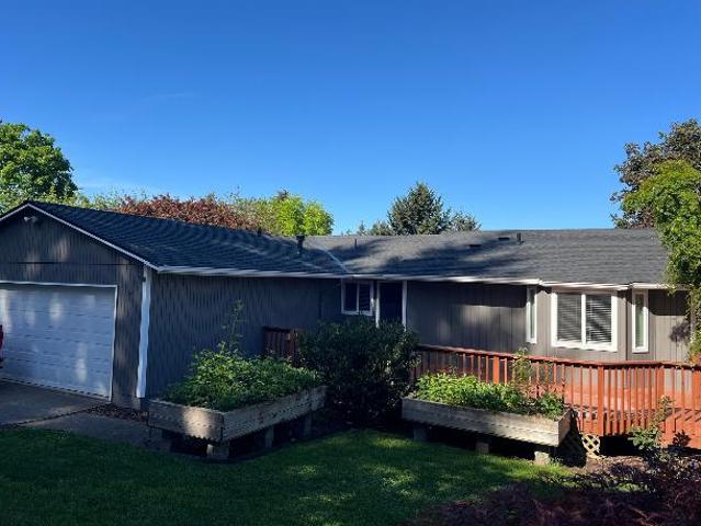 3 Br, 2 bath, Single Family 18455 Meinig Ave