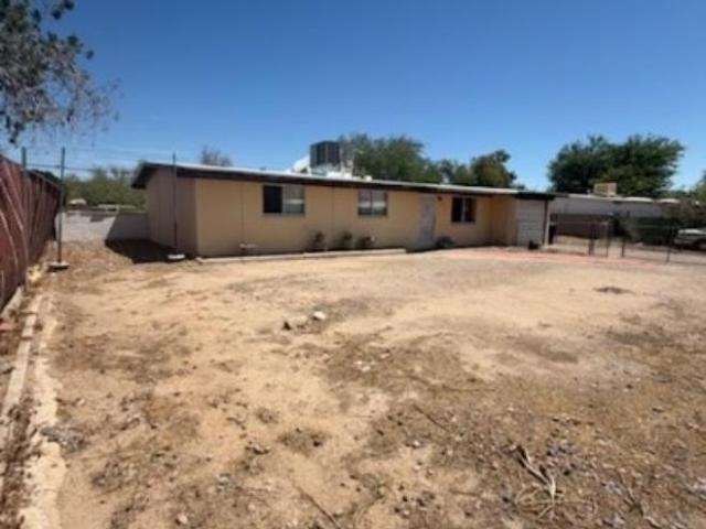 3 Br, 2 bath, Single Family 1848 W Lester St