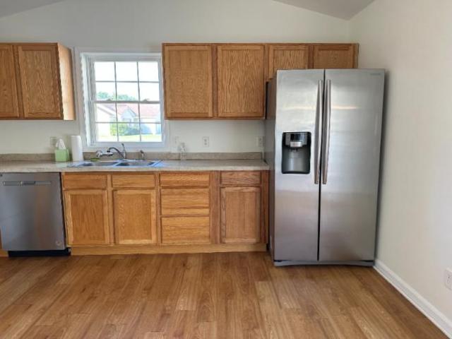 3 Br, 2 bath, Single Family 18541 Eleanor Ln