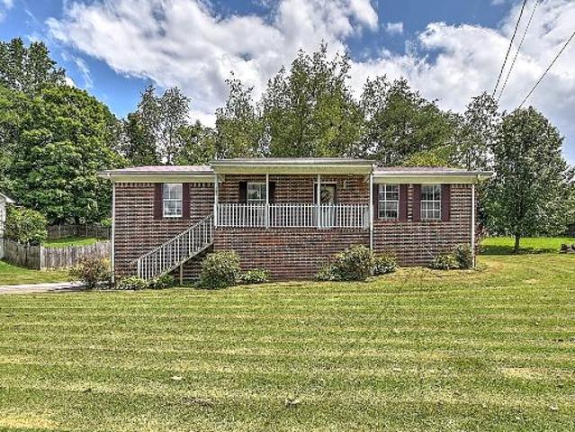 3 Br, 2 bath, Single Family 185 Woodland Cir