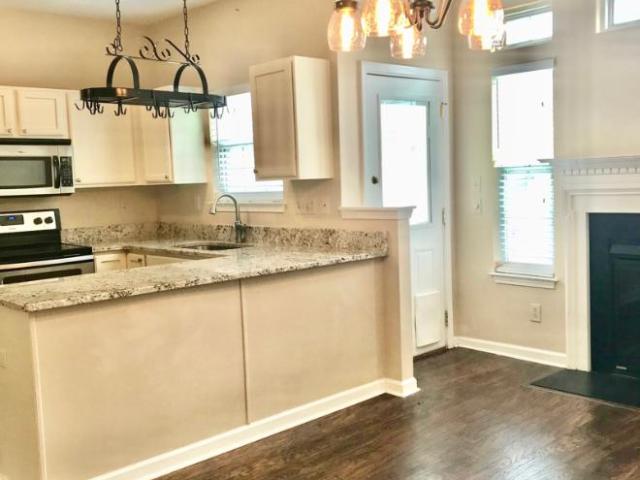3 Br, 2 bath, Single Family 18626 Oakhurst Blvd