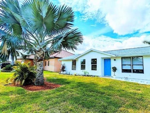 3 Br, 2 bath, Single Family 18686 Van Nuys Cir