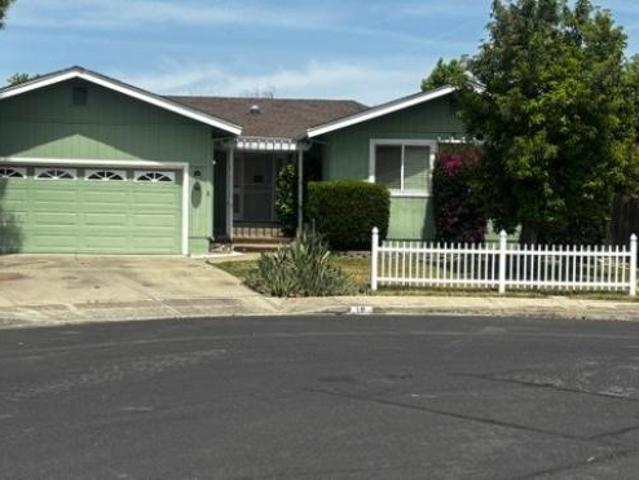 3 Br, 2 bath, Single Family 18 Canterbury Ct