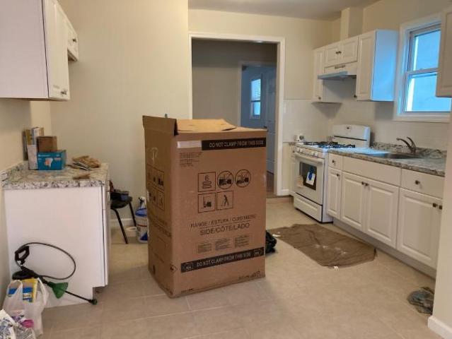 3 Br, 2 bath, Single Family 18 Grant Avenue