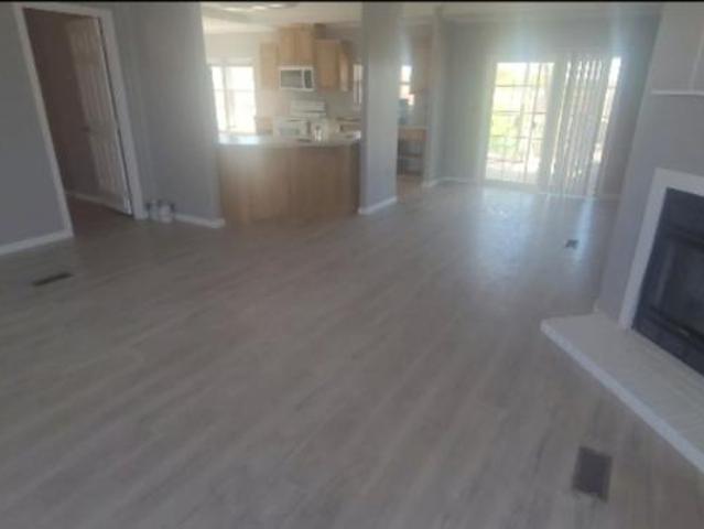 3 Br, 2 bath, Single Family 1900 W Route 66