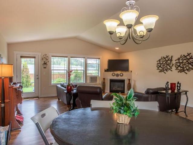 3 Br, 2 bath, Single Family 1900 Teal Dr
