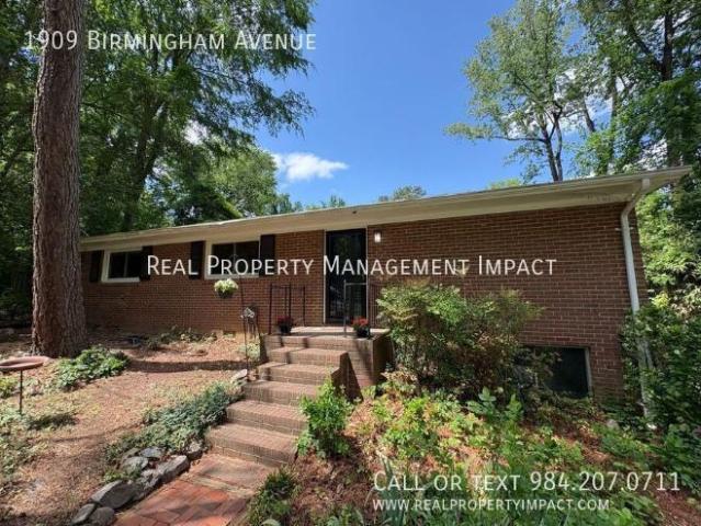 3 Br, 2 bath, Single Family 1909 Birmingham Ave
