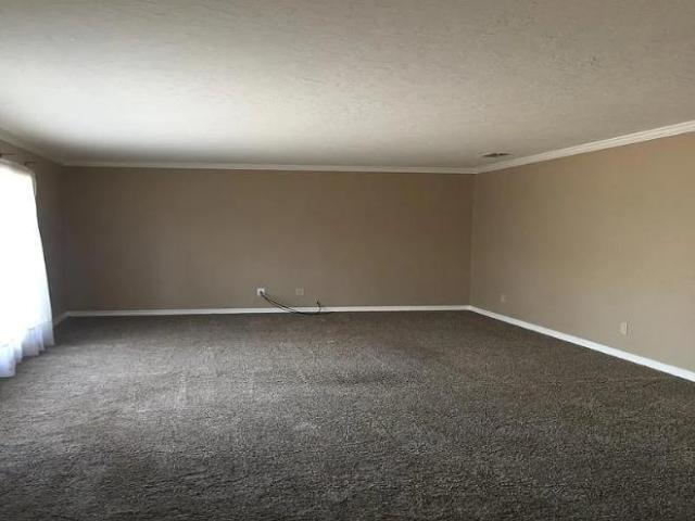 3 Br, 2 bath, Single Family 1912 Sunshine Sq