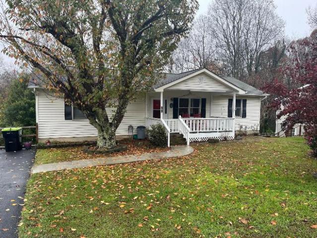 3 Br, 2 bath, Single Family 191 Frost Rd