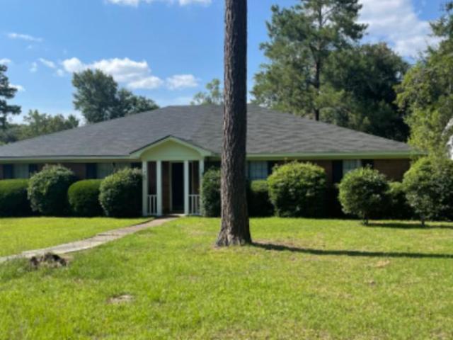 3 Br, 2 bath, Single Family 1931 Stuart Ave