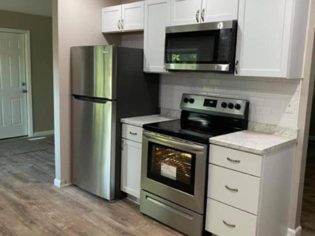3 Br, 2 bath, Single Family 1933 Resor Rd