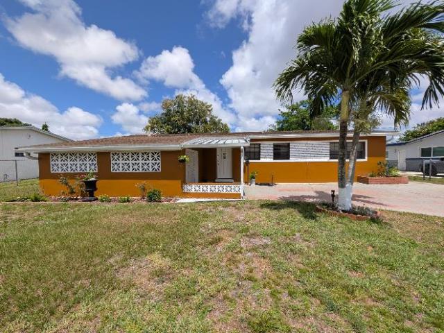 3 Br, 2 bath, Single Family 19401 NW 23 Ave