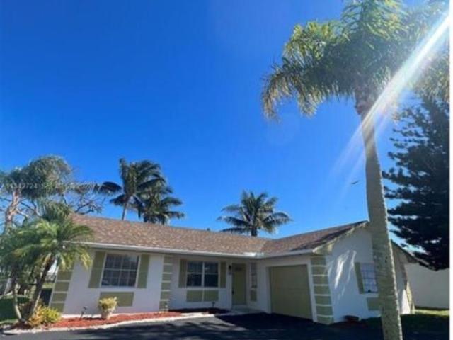 3 Br, 2 bath, Single Family 19420 Carolina Circle