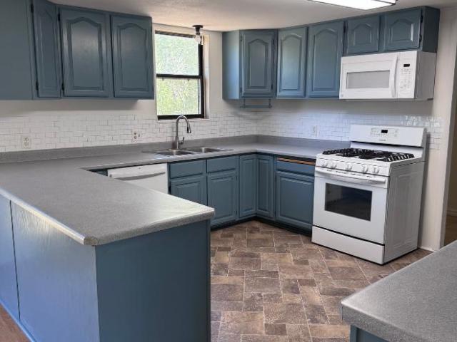3 Br, 2 bath, Single Family 195 County Road 24c