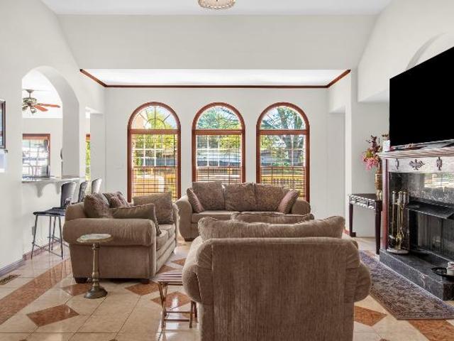 3 Br, 2 bath, Single Family 195 Saratoga St