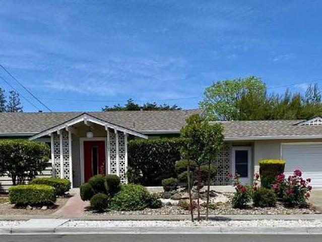 3 Br, 2 bath, Single Family 19787 Wheaton Dr