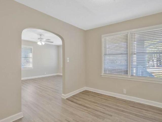 3 Br, 2 bath, Single Family 1978 Glendale Dr