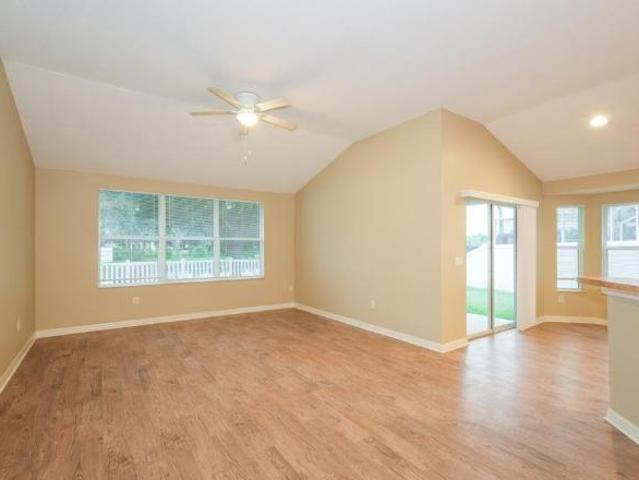 3 Br, 2 bath, Single Family 19800 Quarry Badger Road