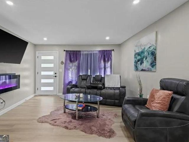 3 Br, 2 bath, Single Family 1994 Brenda Dr