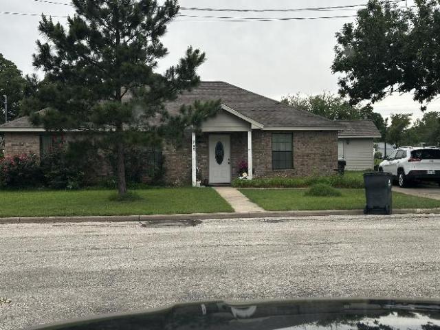 3 Br, 2 bath, Single Family 199 Cactus St