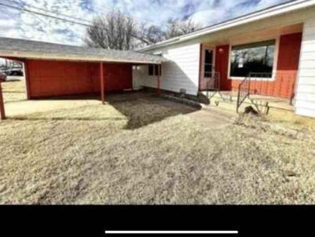 3 Br, 2 bath, Single Family 1001 4th Pl