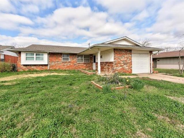 3 Br, 2 bath, Single Family 1001 Hampton Dr