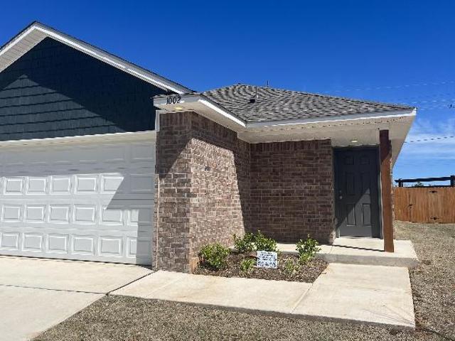 3 Br, 2 bath, Single Family 1002 Ichabod Circle
