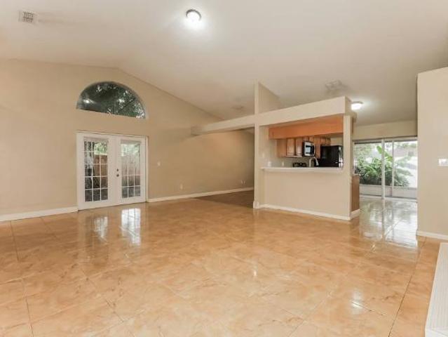 3 Br, 2 bath, Single Family 1002 Pine Haven Ct