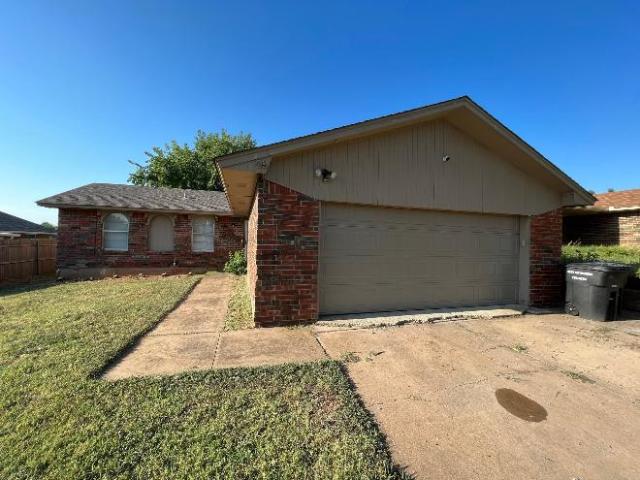 3 Br, 2 bath, Single Family 1004 NW 25th St