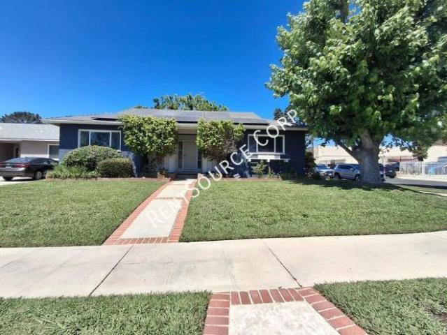3 Br, 2 bath, Single Family 10059 Mclennan Ave